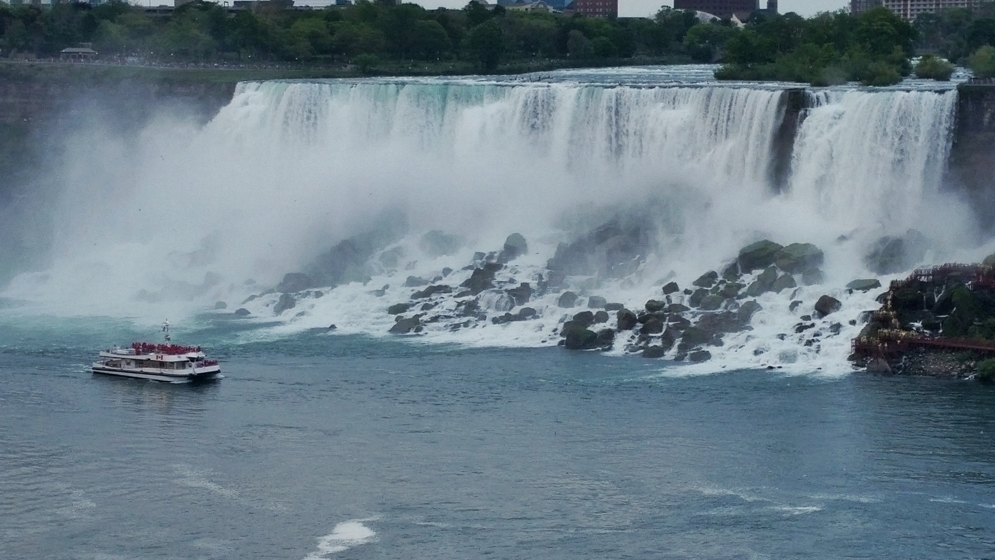 Photo of the Week: Niagara Falls in Spring - Lireo Designs