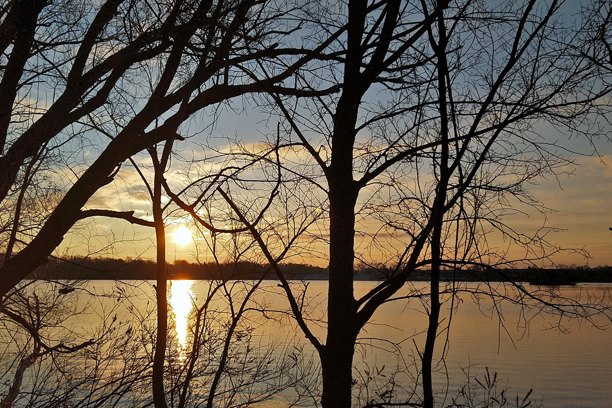 Photo of the Week: Sunrise over Ford Lake on a Winter Morning - Lireo ...