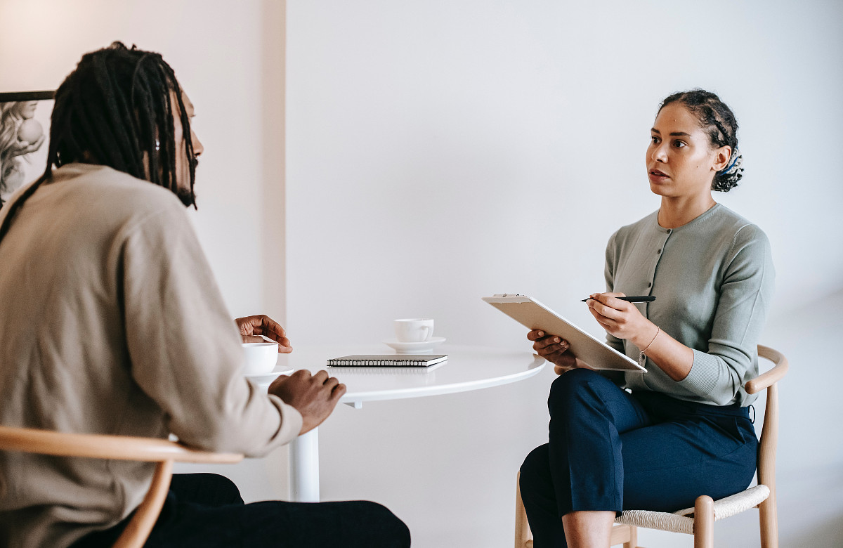 7 Helpful Tips for Researchers Conducting Interviews - Lireo Designs