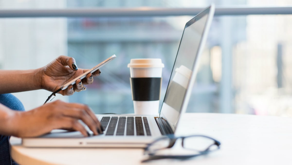 How to Add Alternative Text to LinkedIn Images - Lireo Designs